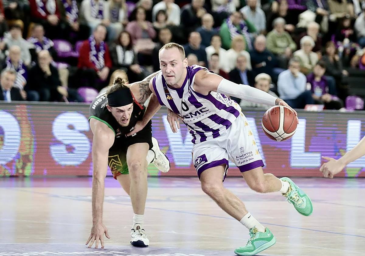 El UEMC Real Valladolid llena su despensa en Pisuerga | El Norte de Castilla